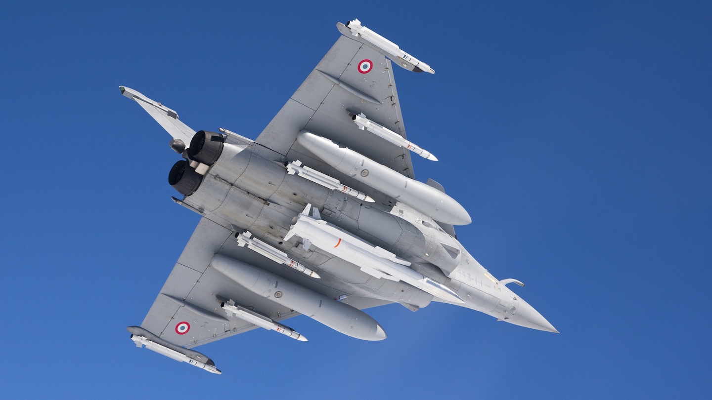 France Proves Midair Refueling Capability With Rafale And